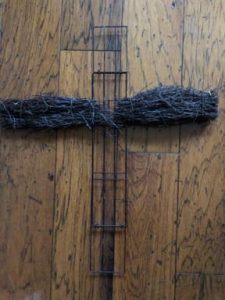 DIY Dollar Tree Cross - The Crafty Decorator