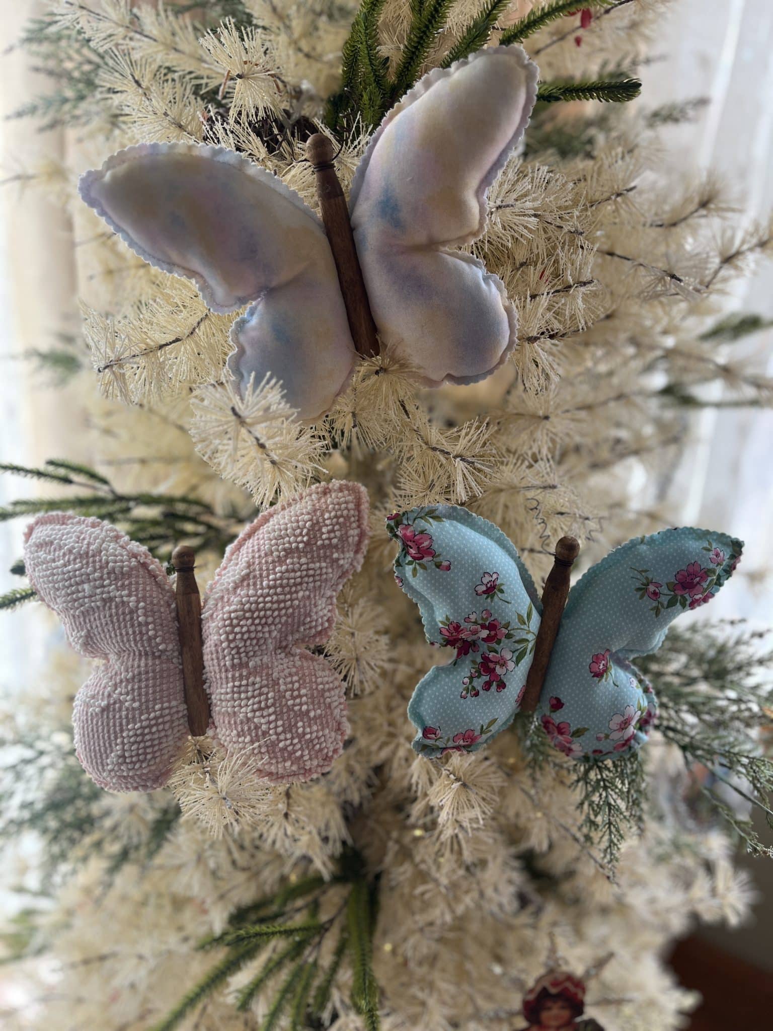 The Crafty Decorator - DIY Projects to Craft & Decorate Your Home